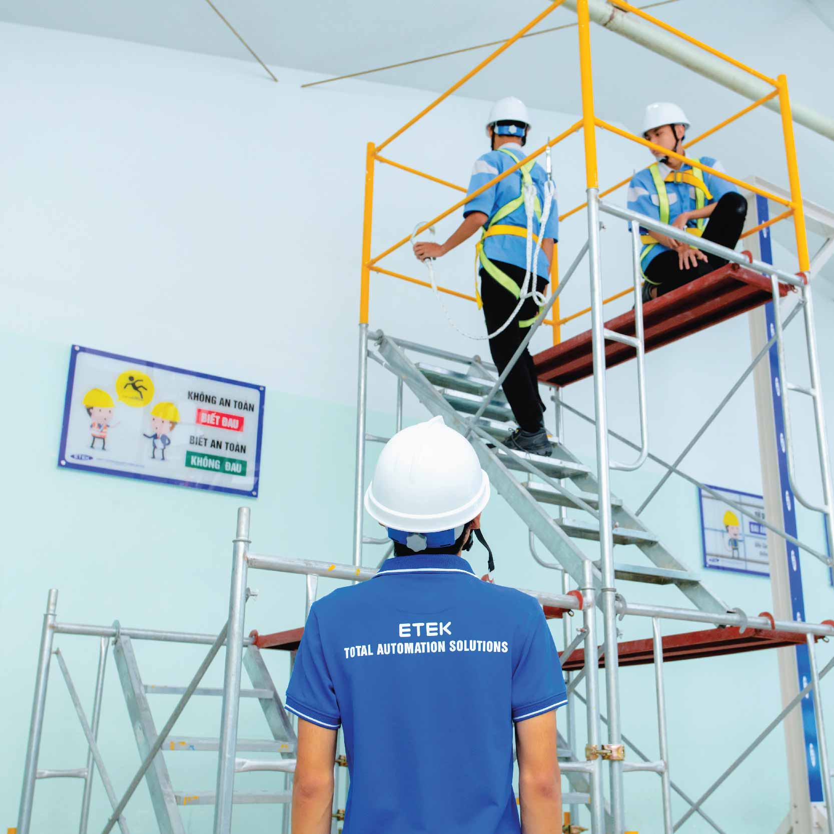 MODEL OF SAFE PRACTICE WITH MOBILE SCAFFOLDING - Etek Edu